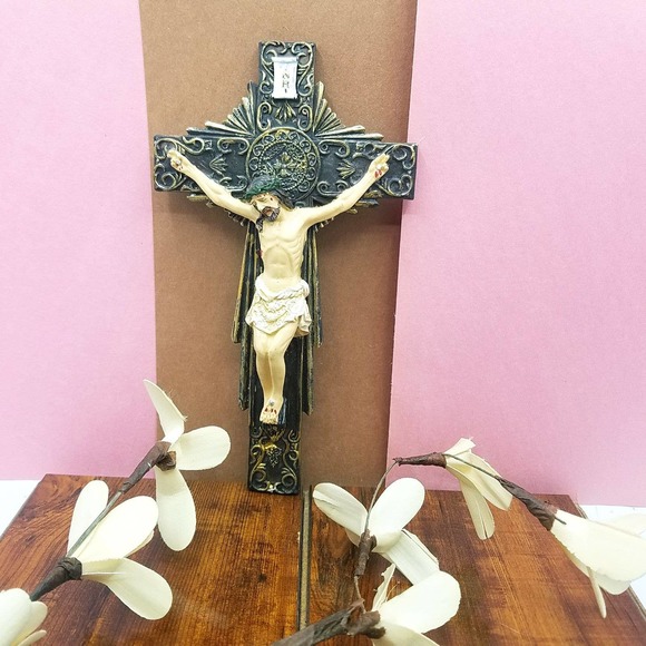 Wall Decor | Inri Cross Crucifix Wall Decor Hanger | Poshmark